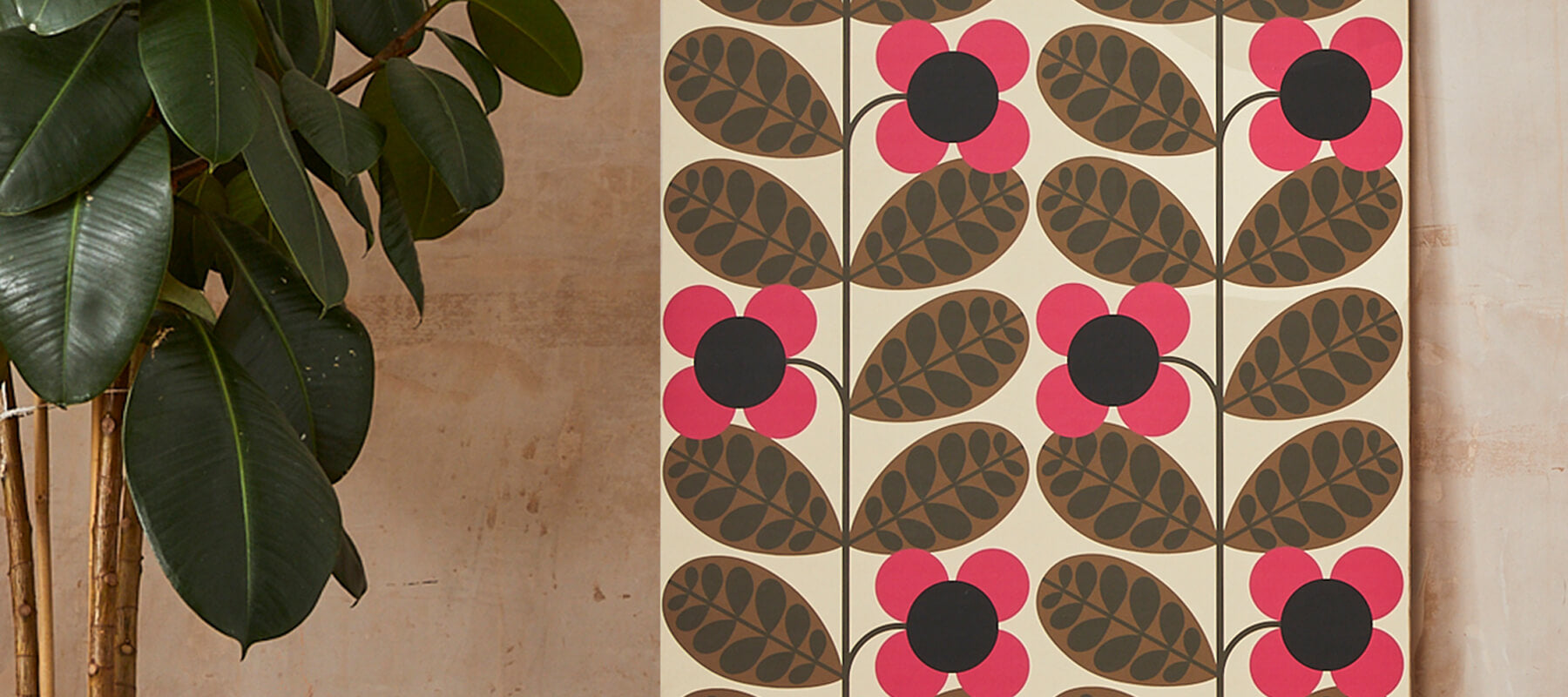 Retro Inspired Patterned Wallpaper - Home Decor | Orla Kiely
